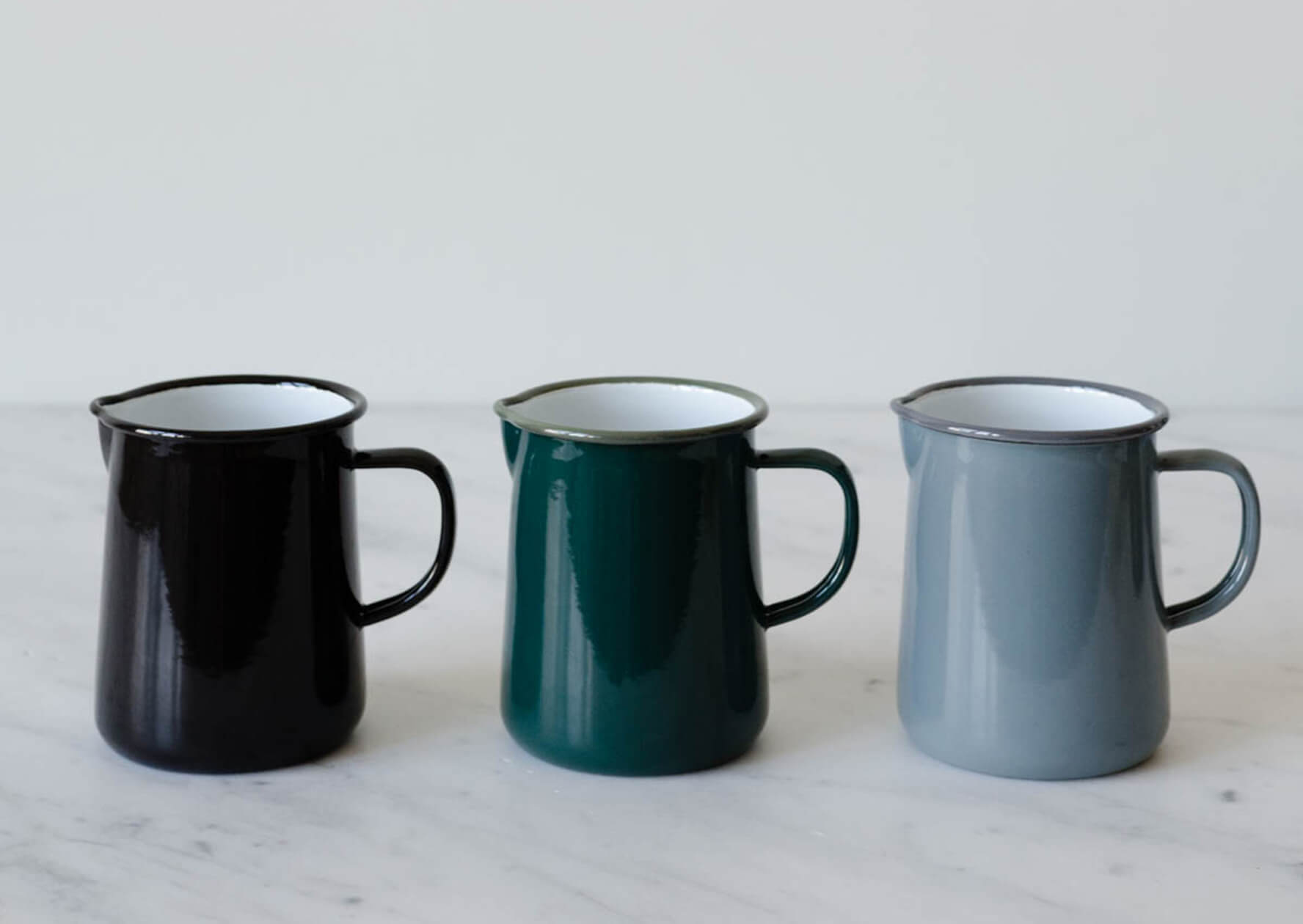 Falcon Enamelware 1 Pint Jug | Giftagram